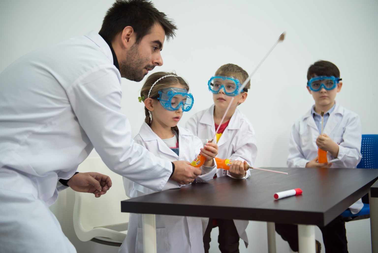 Idei activitati scoala/ saptamana altfel - Wow Lab